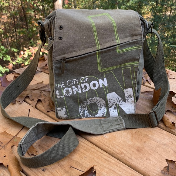 Robin Ruth | Bags | Robin Ruth Green Canvas City Of London Crossbody ...